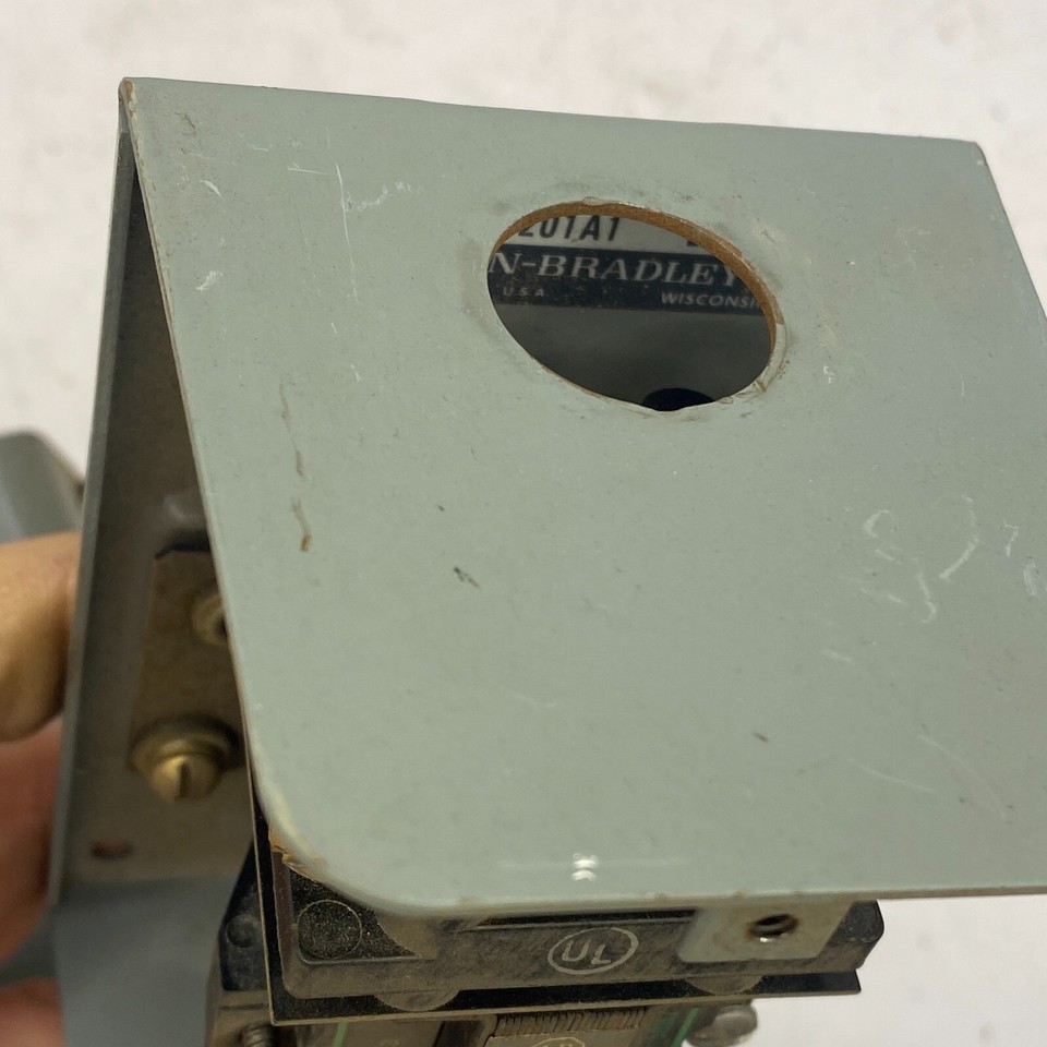 Allen Bradley 700-C020A4 Contactor 700-C201A1 10A 600V 120V Coil USA ...