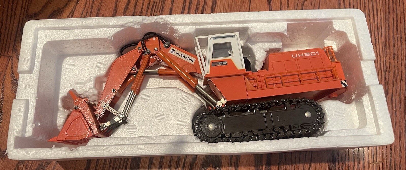Diapet Hitachi UH801 Hydraulic Excavator Scale Model 1/60 Yonezawa Toys ...
