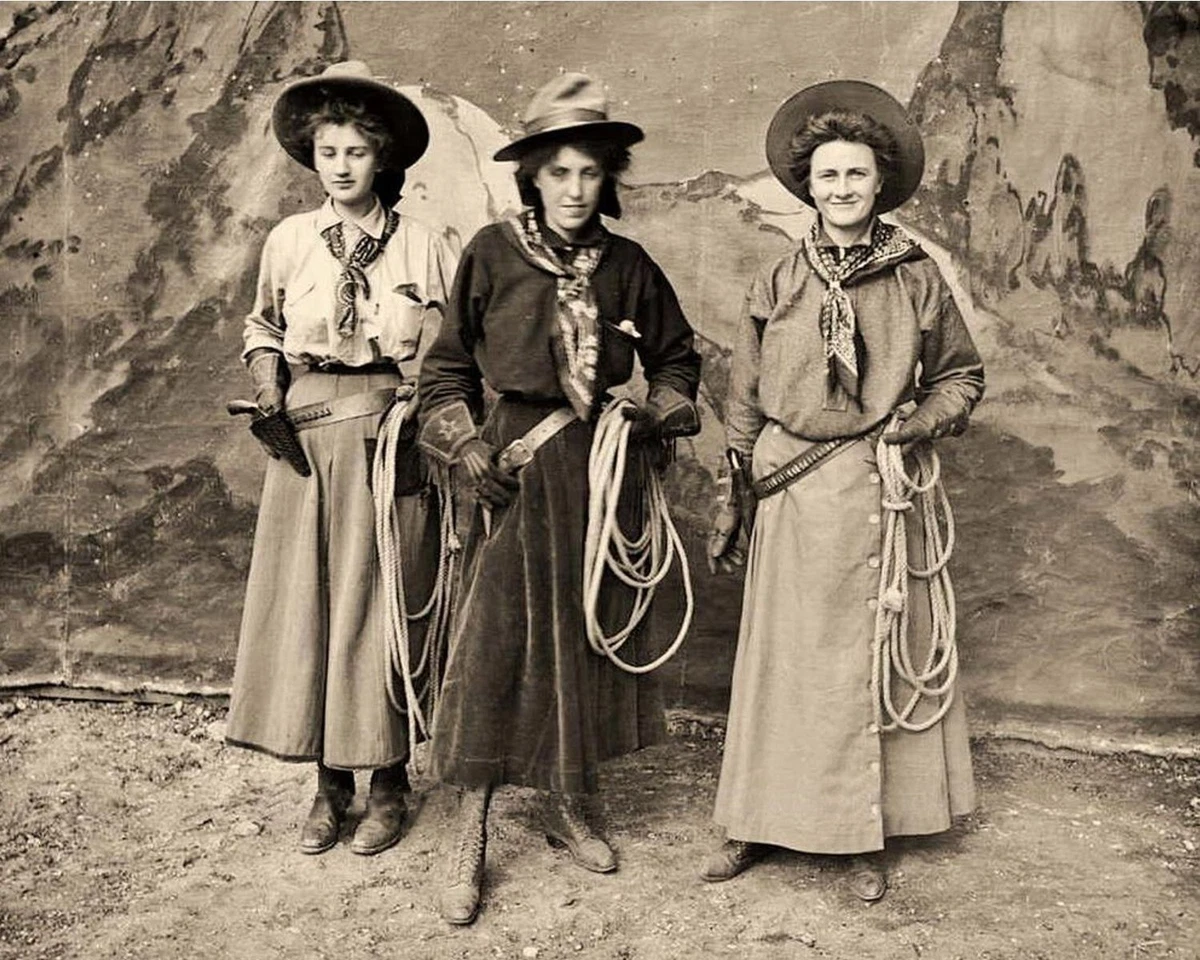 Old Western Cowgirls In History