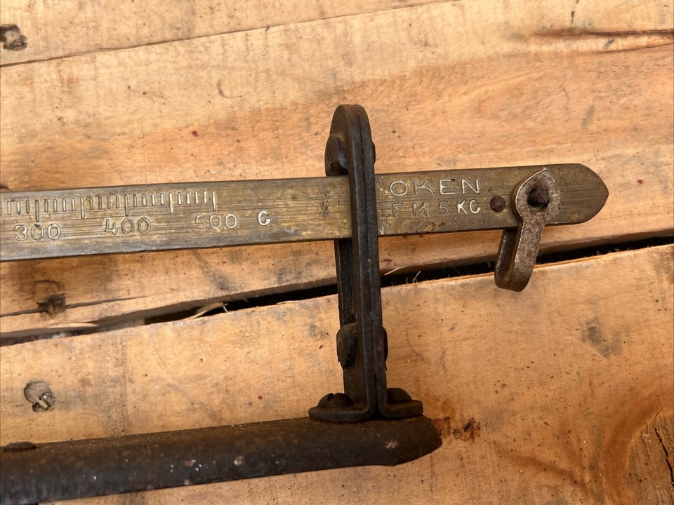 Vintage OKEN Scale, General Store scale with 3 weights, MODEL # FM 5 KG ...