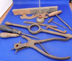 LOT OF 11 OLD VINTAGE ANTIQUE HAND TOOLS | eBay