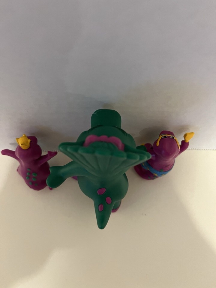 Vintage Barney & Friends PVC Toy Lot Baby Bop, Barney King, Beach ...