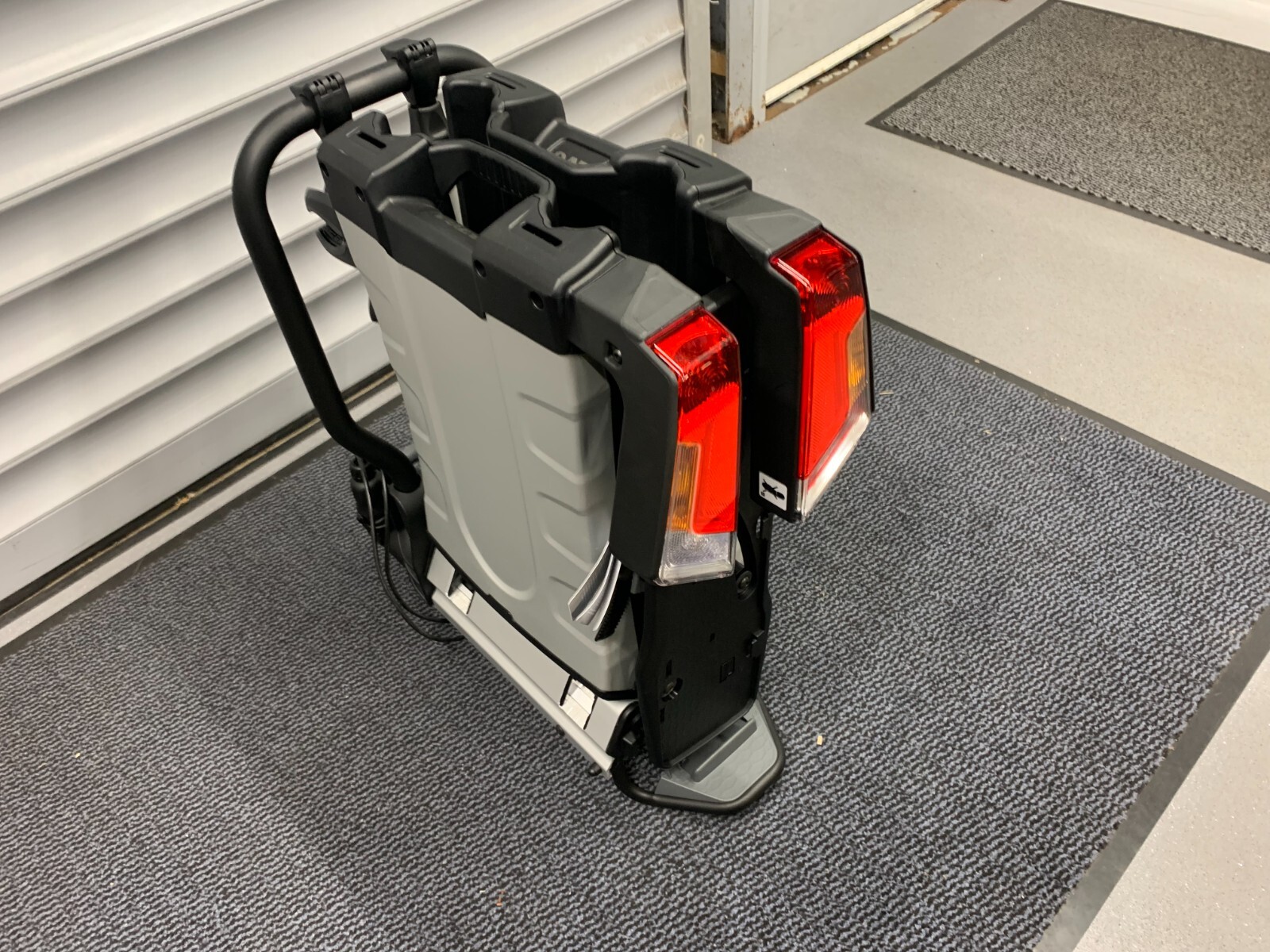 GENUINE VOLVO / THULE FOLDING TOWBAR BICYCLE BIKE CARRIER FIX4BIKE ...