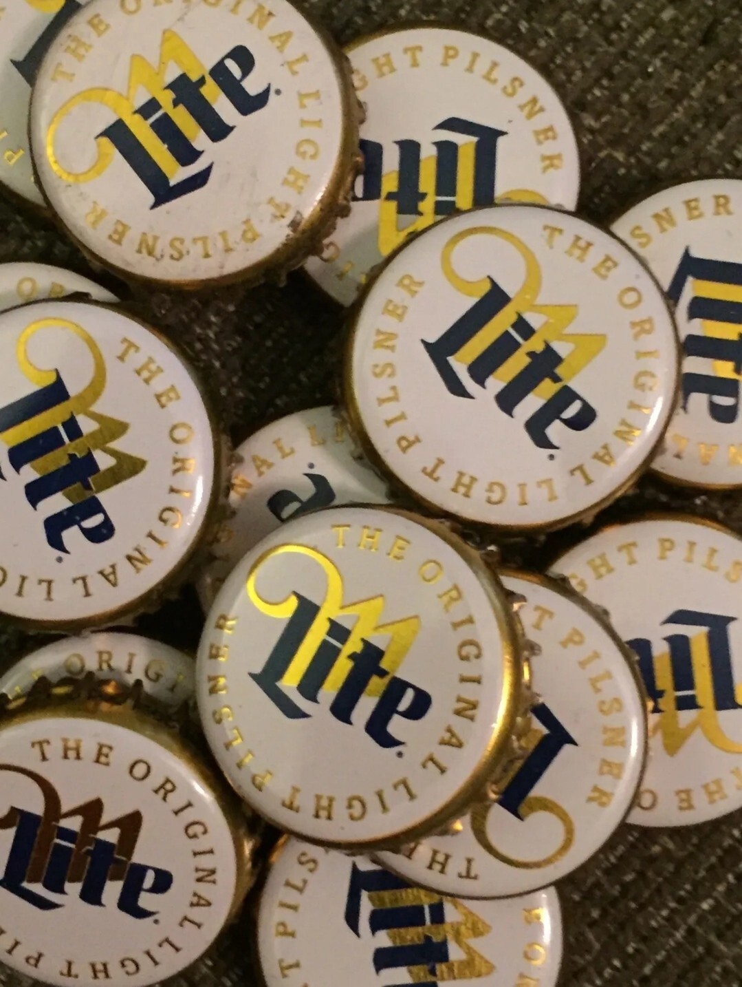 100+ ** Miller Lite ** BEER BOTTLE CAPS **NO DENTS** Crafts/Projects | eBay