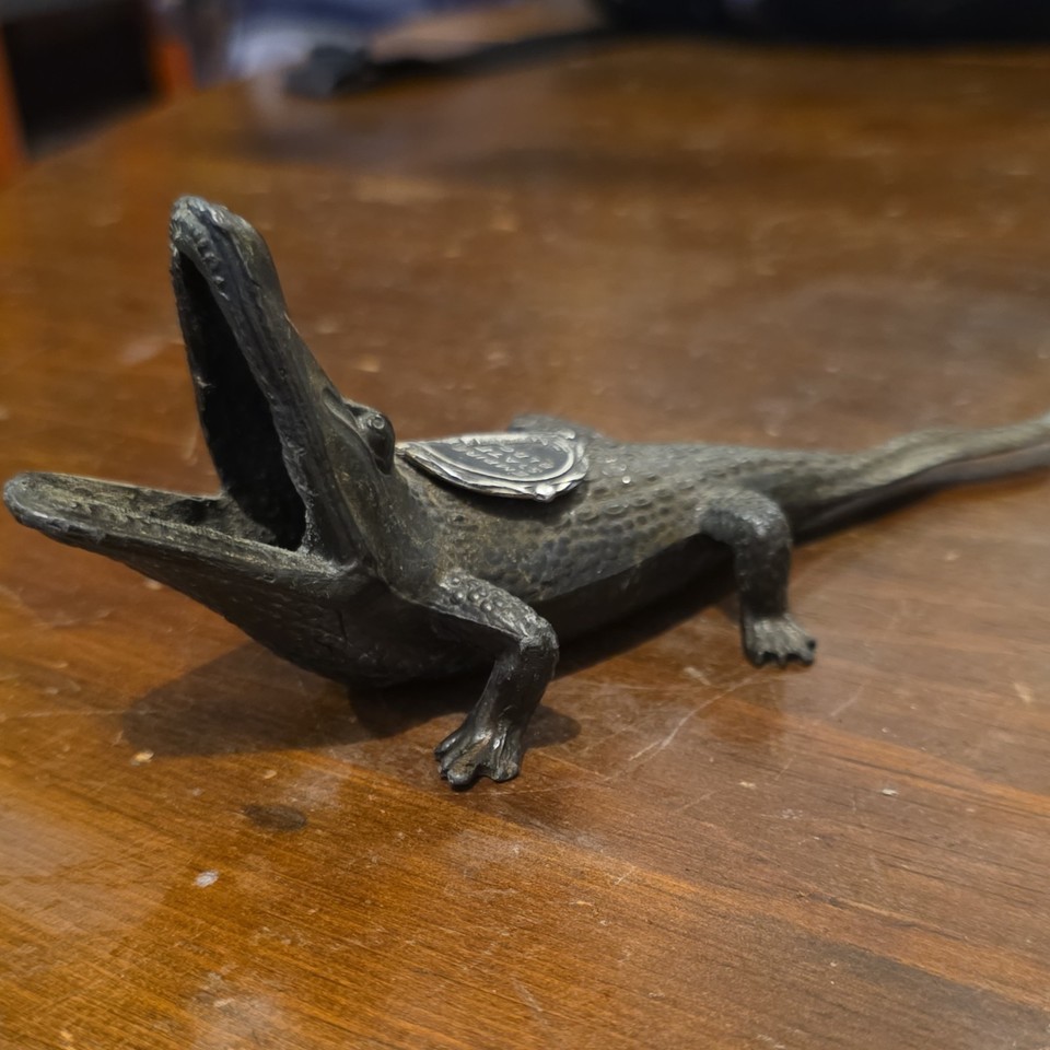 Cast Iron Alligator Ashtray Empire State Building NYC Commemorative ...