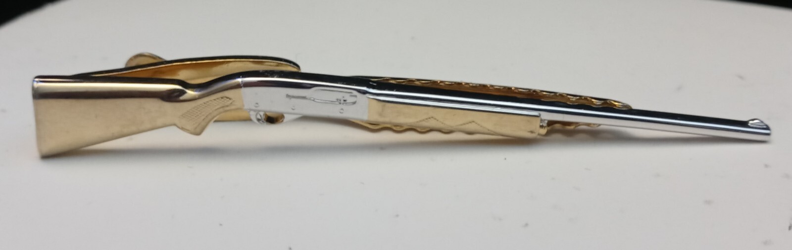 VINTAGE- HICKOK USA: RIFLE TIE CLIP - Gem