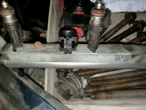 Genuine Volvo Fuel Rail Coupler 30677228 for sale online | eBay