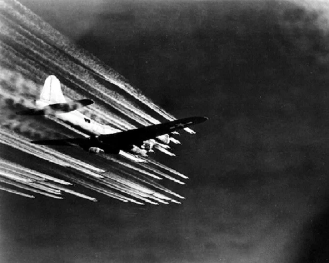 Why do military aircraft not have contrails? | O-T Lounge