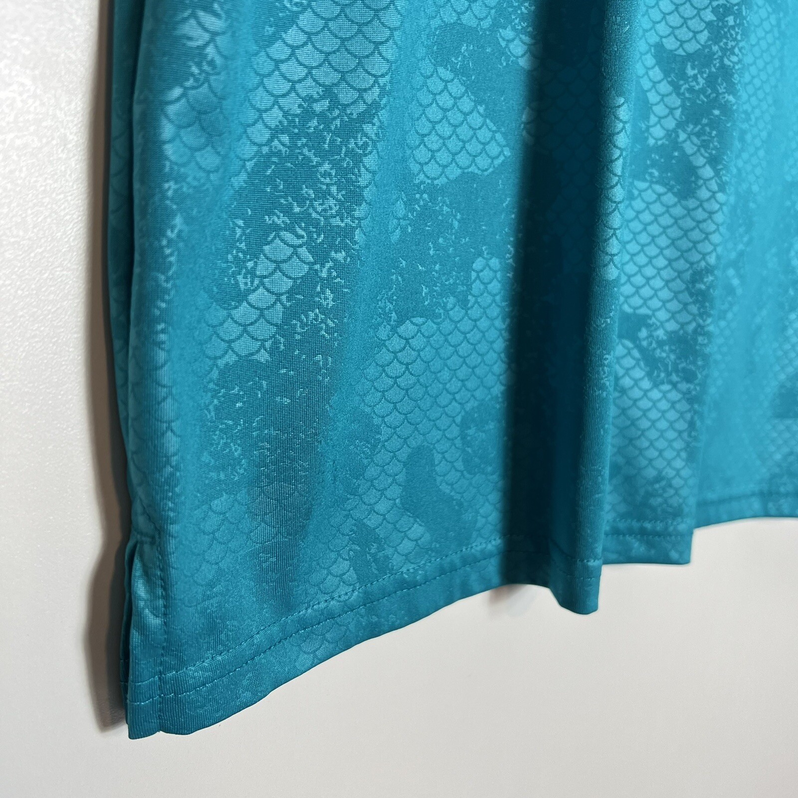 Reel Legends Men’s mermaid fish scales design polo Shirt Teal Blue ...