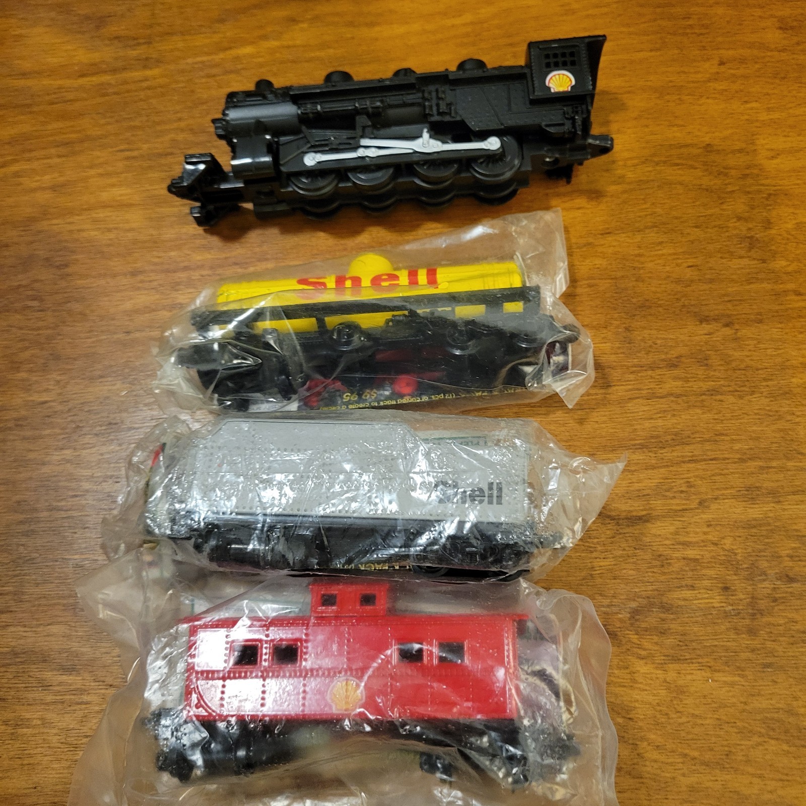 Shell Gas Fletcher-Barnhardt & White Promo train set - Locomotive And 3 ...