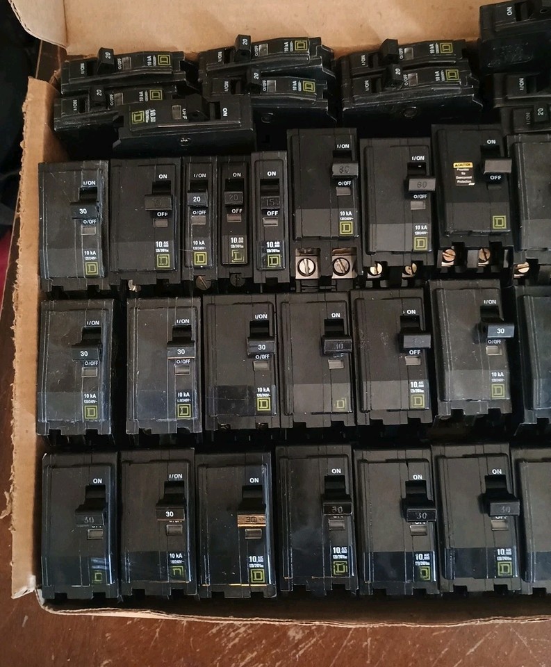 Lot Of 44 Circuit Breakers,42-SQUARE D(15,20,30,60,80,100),2-SIEMENS ...
