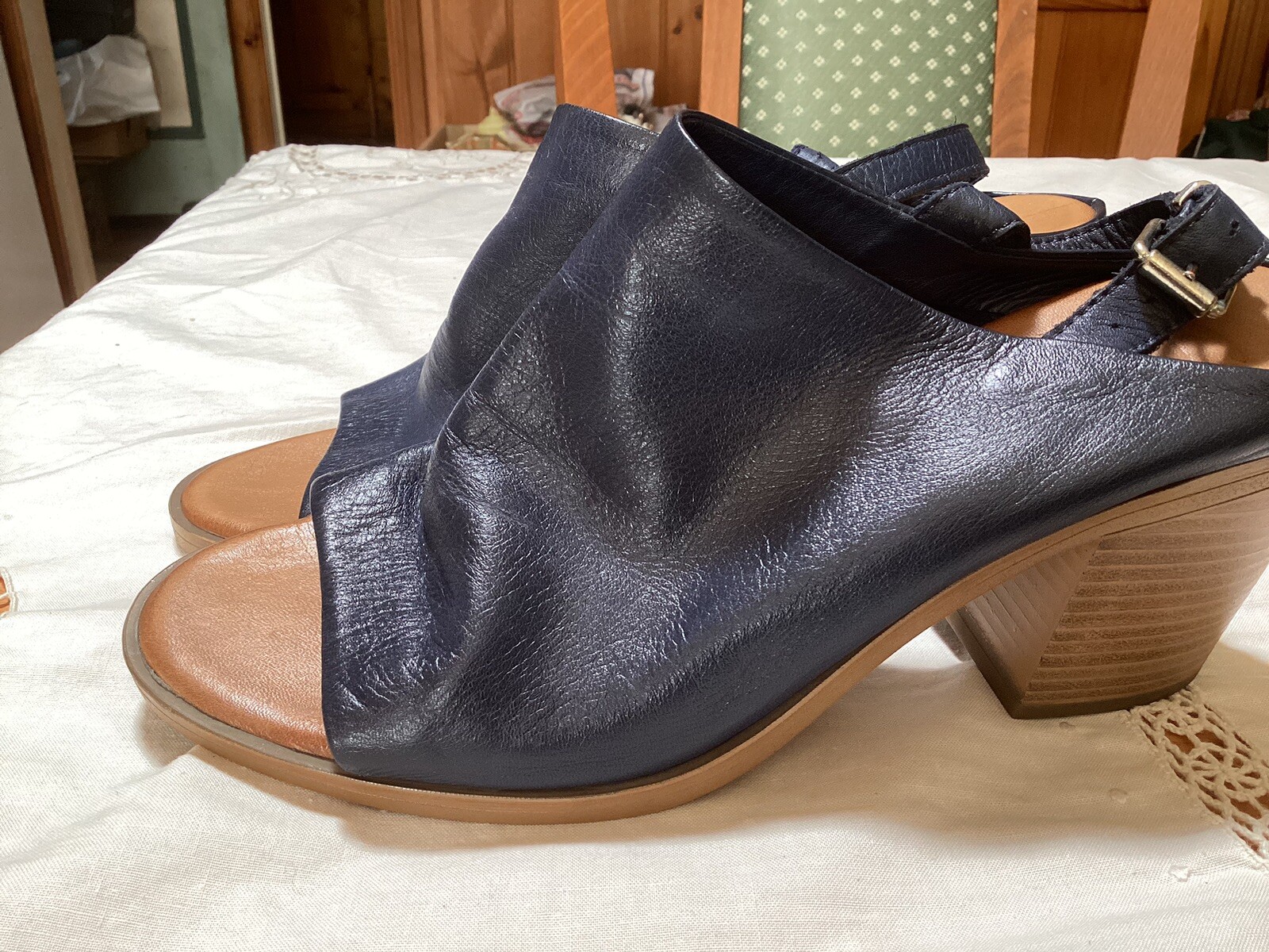 Beautiful SEMPRE DI Buttery Soft Leather Heel Shoes Peep Toe Nay Blue ...