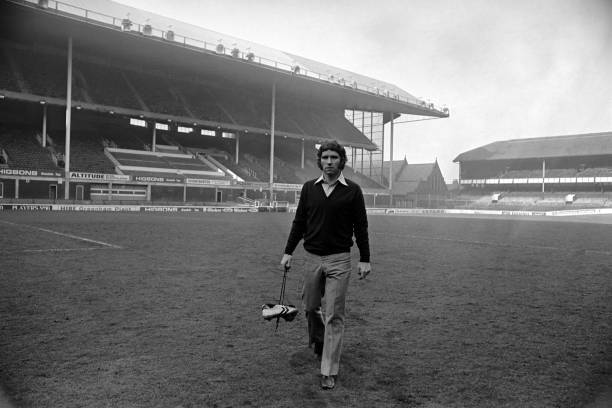 Alan Ball leaves Goodison Park Alan Ball signed by Arsenal for 22- Old ...