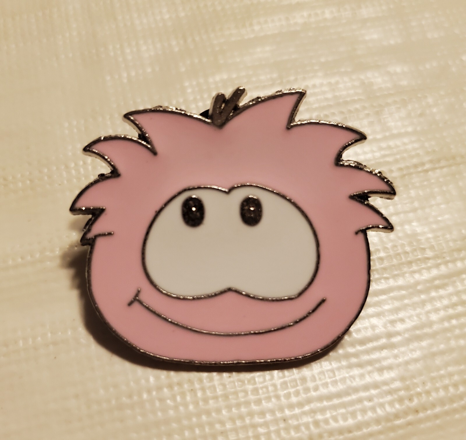 2009 Smiling Pink Puffle Disney Trading Pin | eBay
