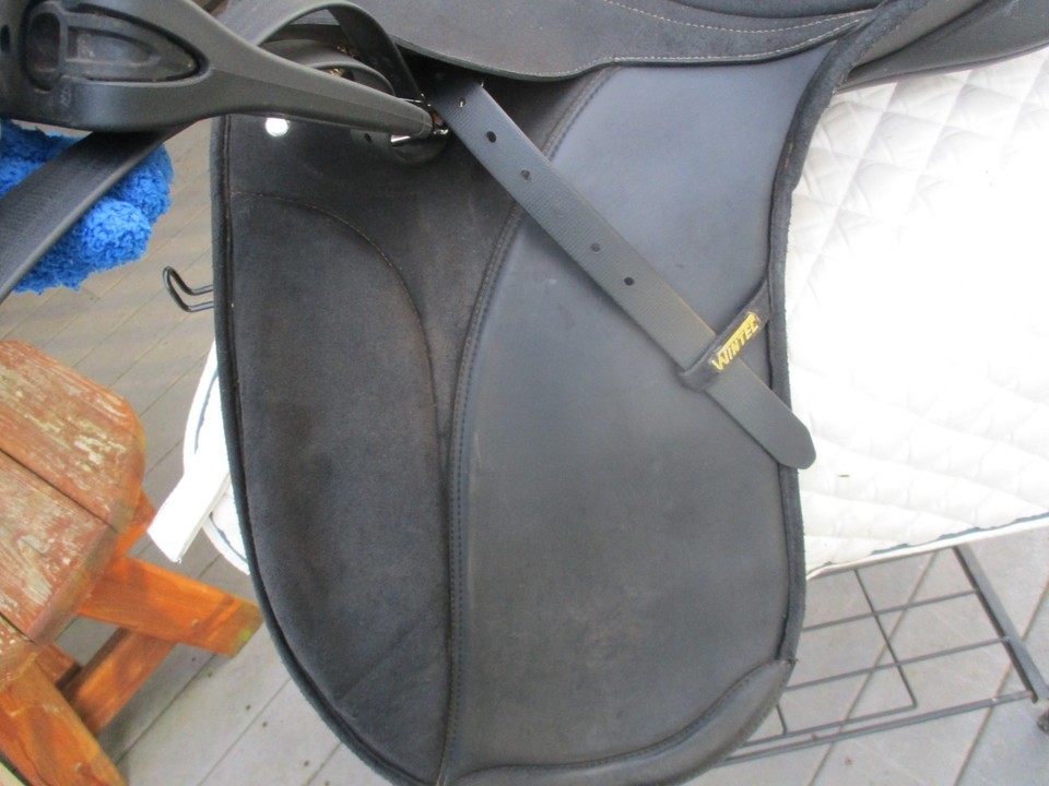 18.5'' Wintec 2000 English dressage Saddle, wintec Leathers & compositi ...
