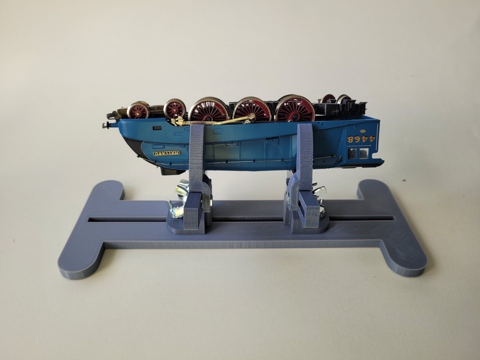 Model Railway Loco Servicing Cradle multi-angle train berth stand 00 H0 ...