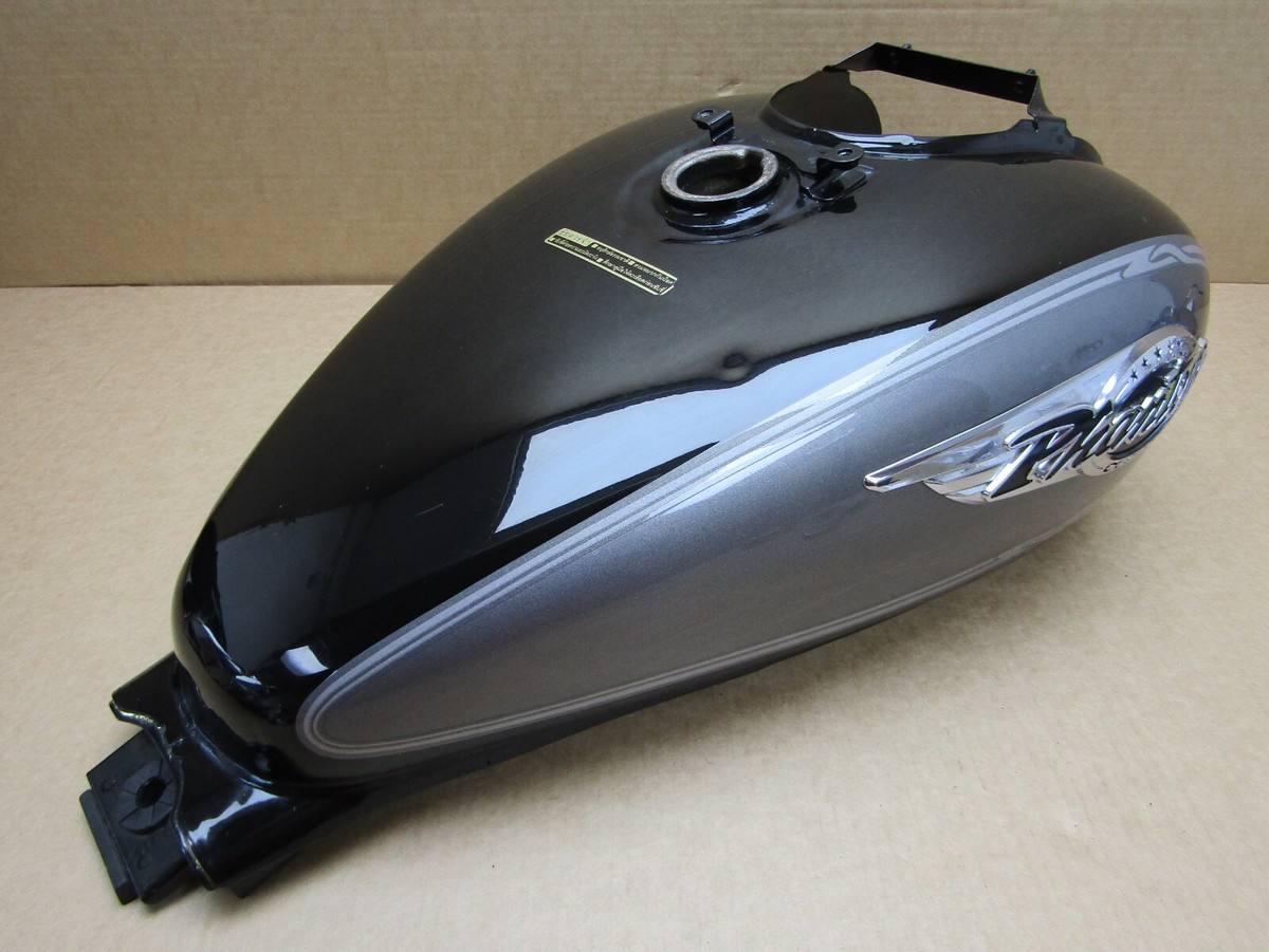 2004 Shadow Fuel Tank 2 Tone HONDA SHADOW 600 BOBBER: A TIMELESS
