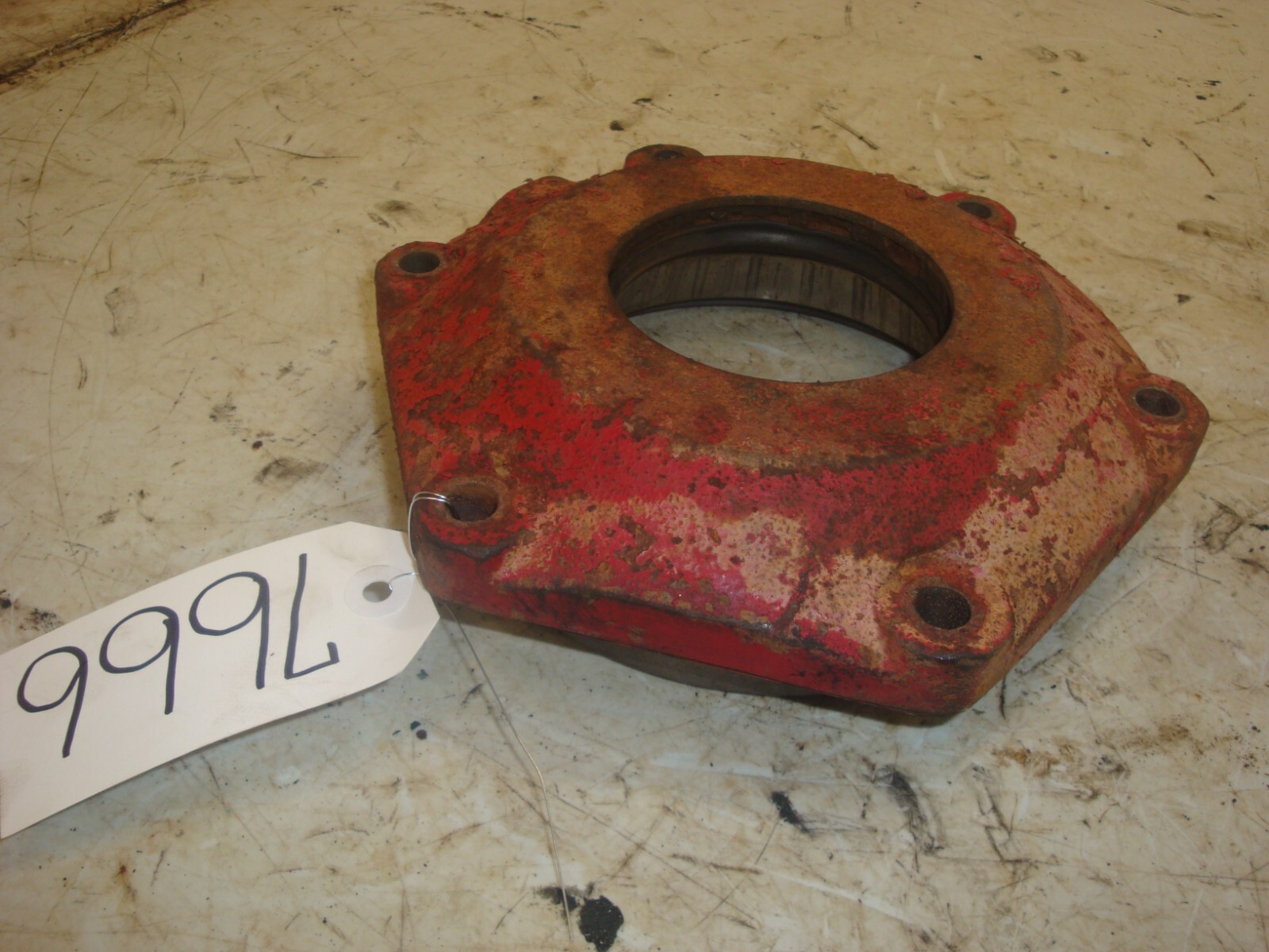 1970 Farmall IH 826 Tractor Rear Axle Seal Holder Retainer 530033R1 | eBay