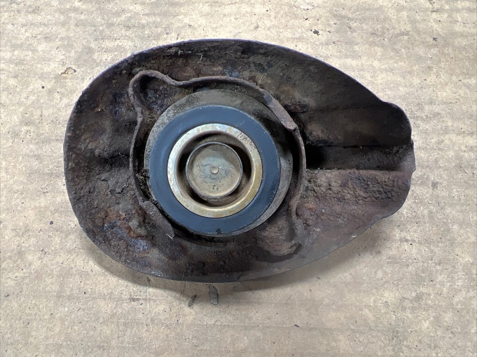 VINTAGE 1939 9N FORD TRACTOR WINGED RADIATOR CAP | eBay