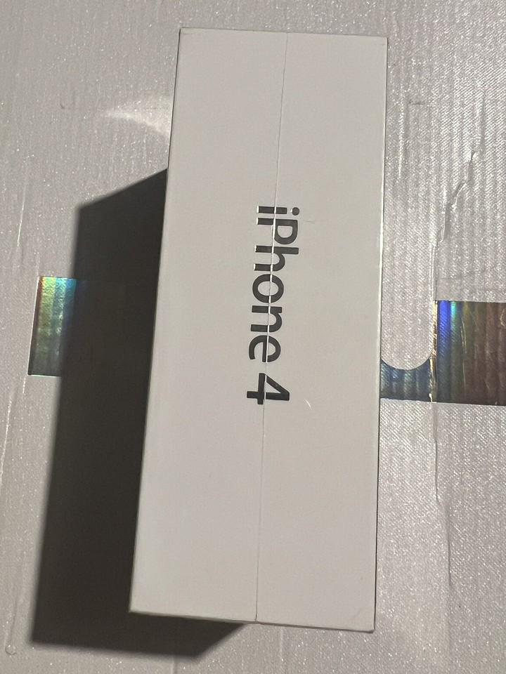 FACTORY SEALED Apple iPhone 4 8GB Black A1349 MD439LL/A Super Rare. | eBay