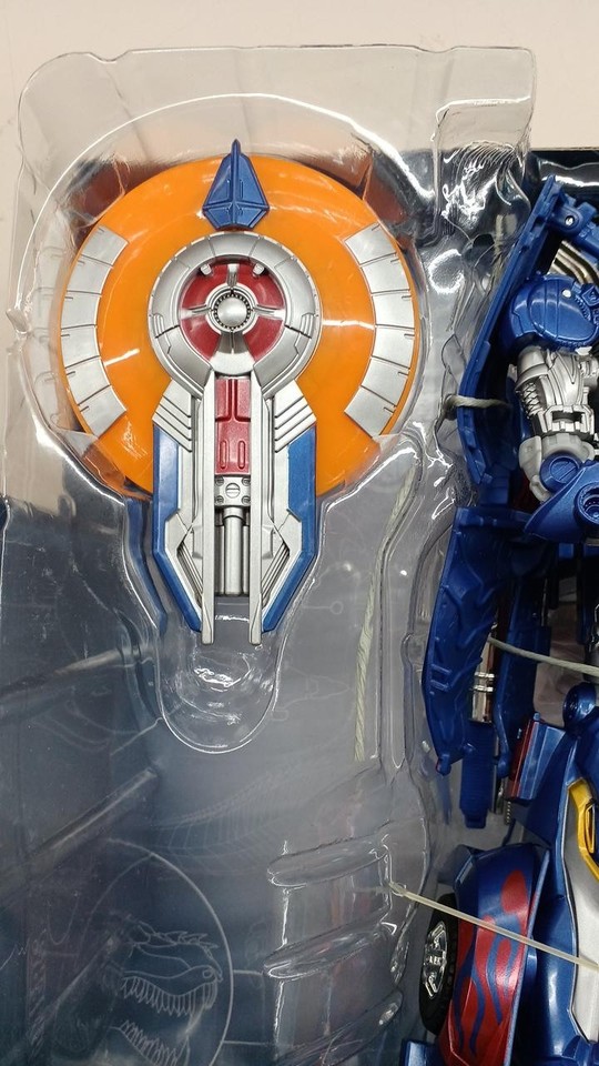 Armor Knight Optimus Prime Model Armor Knight Optimus Prime TAKARATOMY ...
