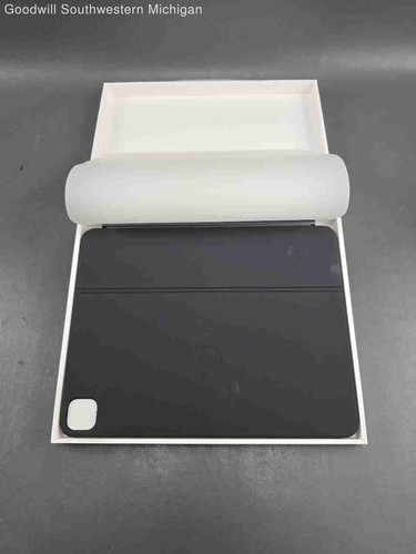 Pre-Owned Apple iPad Magic Keyboard Black Model A2974 | eBay