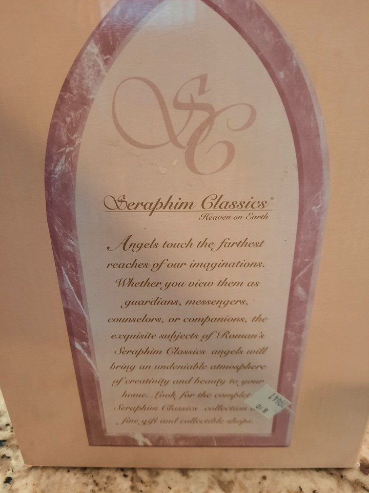 Seraphim Classics Heaven on Earth "CHRISTA" angel # 78799 .. Used still ...