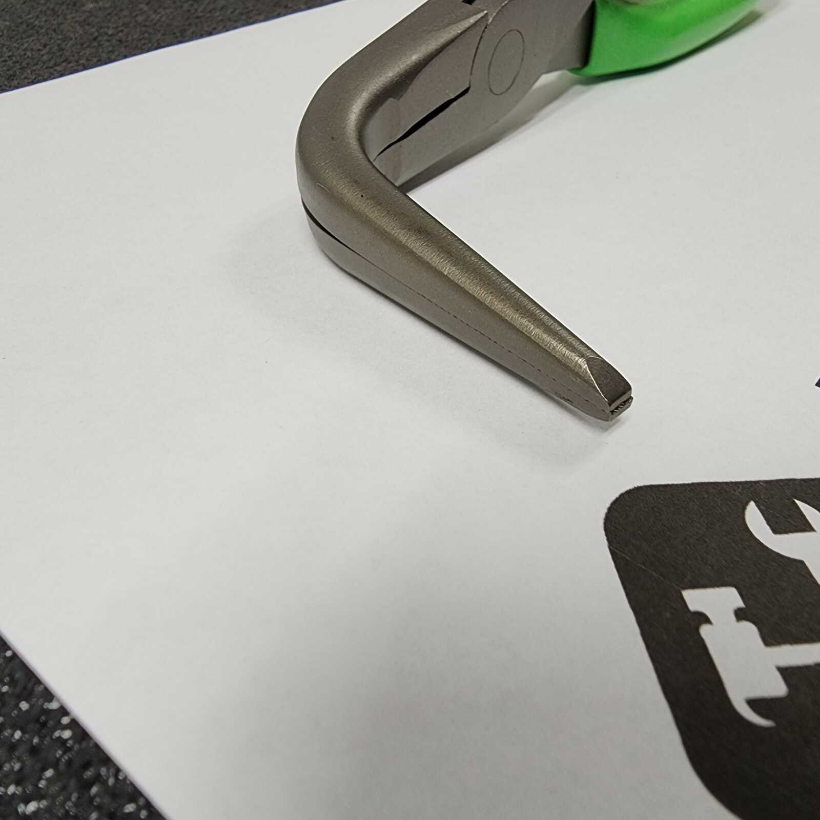 Snap-on Tools NEW GREEN Soft Grip 7" 90⁰ Angle Jaw Needle Nose Pliers ...