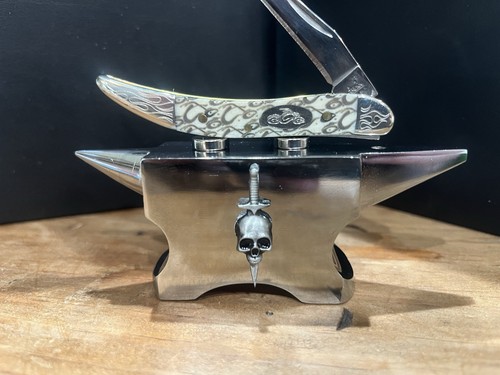 Case XX Skull 1LB Knife Display Anvil. Very Cool. Knife Not Included | eBay
