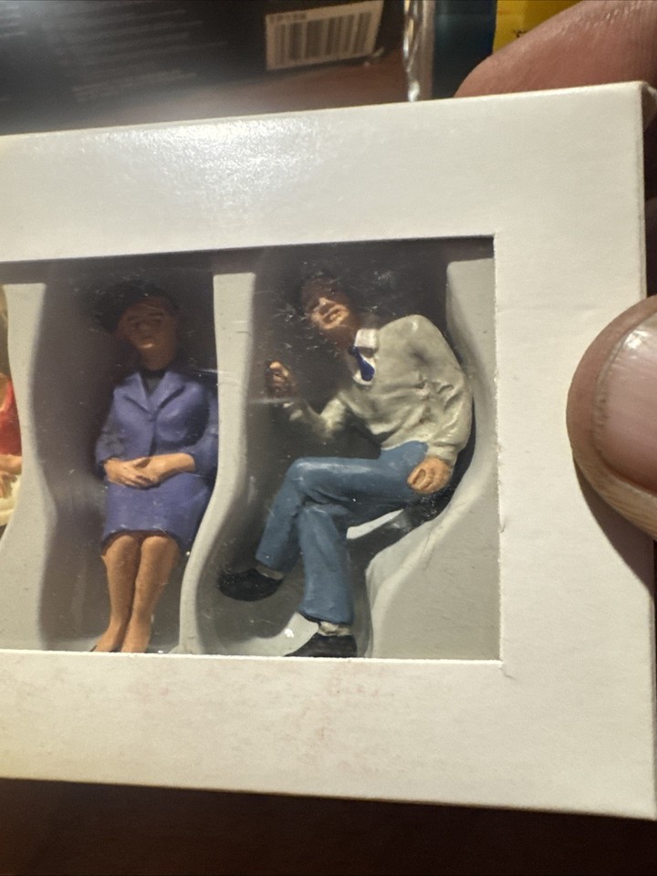 Preiser 63074 1/32 Passengers Figures (Set of 4 | eBay
