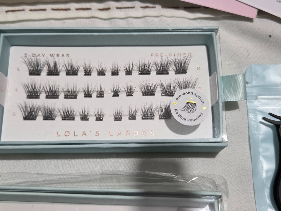 Lola's Lashes Pre-glued Lashes - Soft Definition - 2 Sets & accessories ...