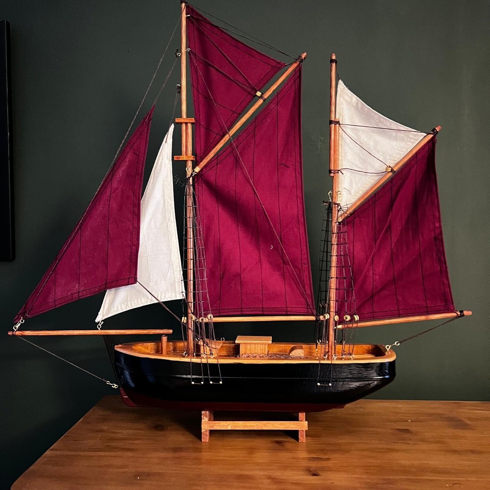 Brixham Trawler Model Yacht, Classic Fishing Boat Replica for Nautical ...