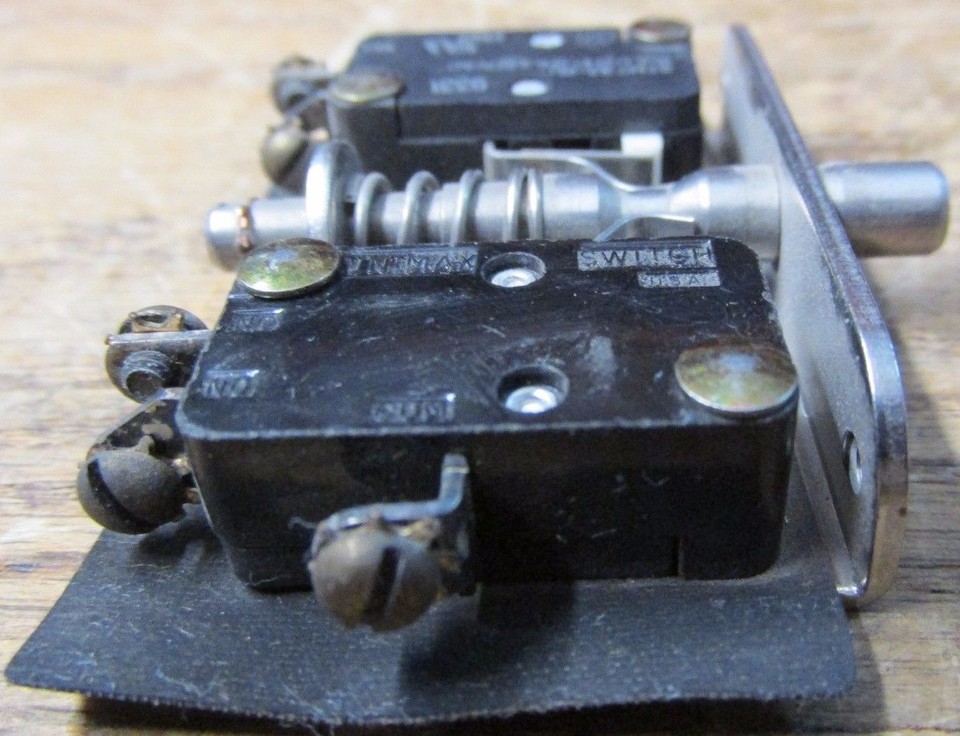 UNUSED NOS Unimax 23TL6-4 Micro Limit 15A Door Interlock Safety Switch ...