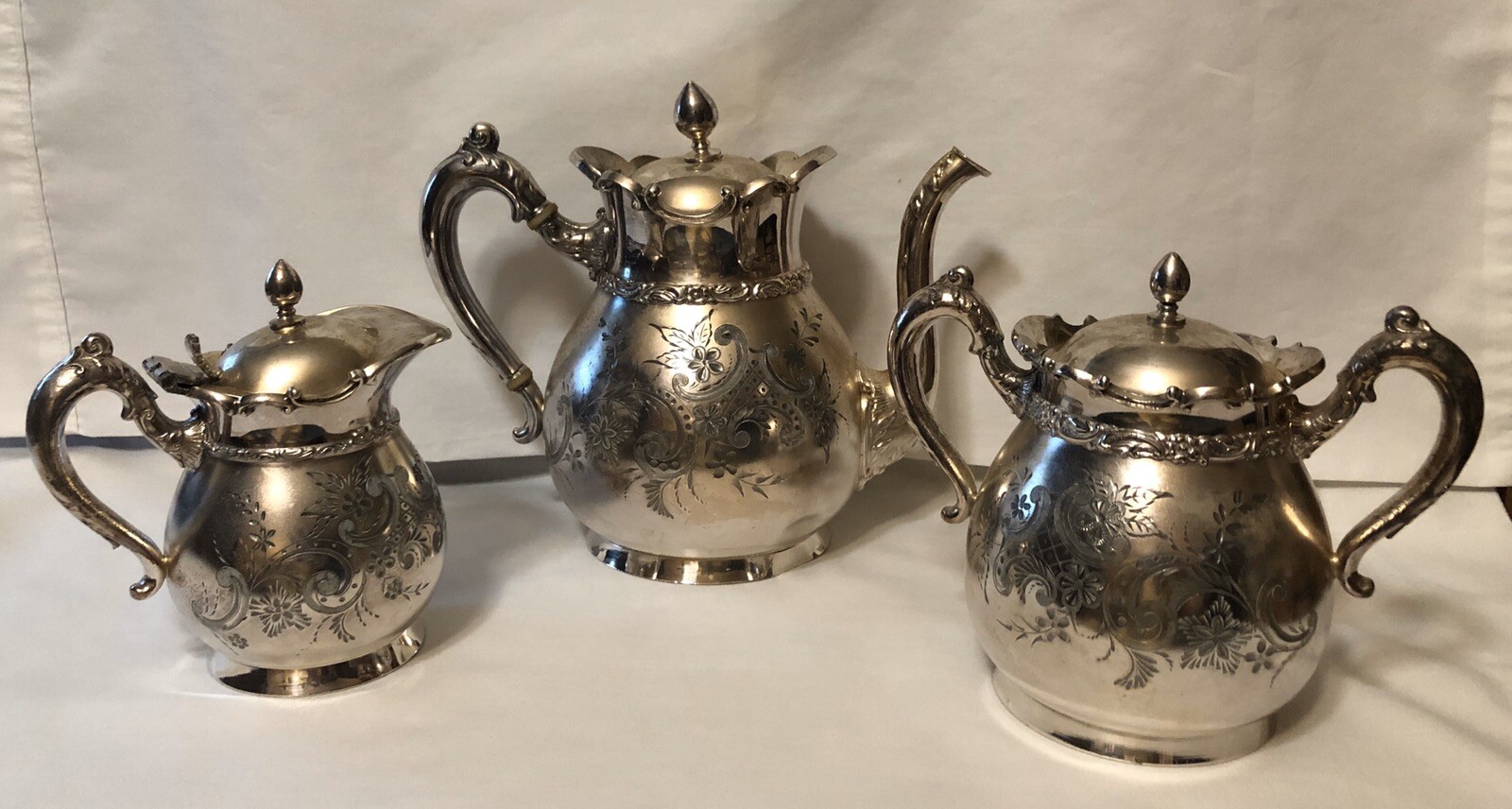 Meriden B. & Co. Silver Plate Coffee/Tea Pot, Sugar Bowl & Creamer Set ...