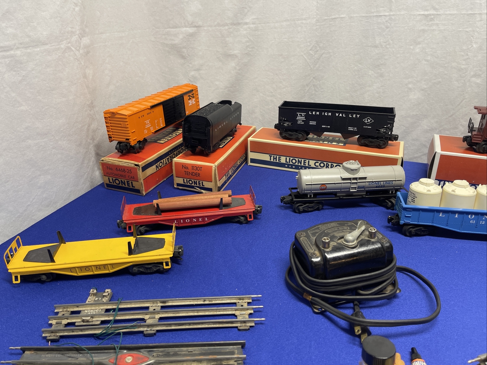 1957 LIONEL 1597S Set W/ 2037 Locomotive & Transformer Set Box And Some ...