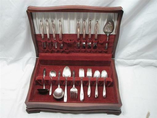IS INTERNATIONAL SILVER TULIP PLATED FLATWARE SET SILVERWARE 46 PIECES ...
