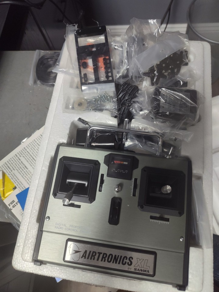 Sanwa Radio Control System, RC Transmitter, Airtronics XL Series 75.64 ...