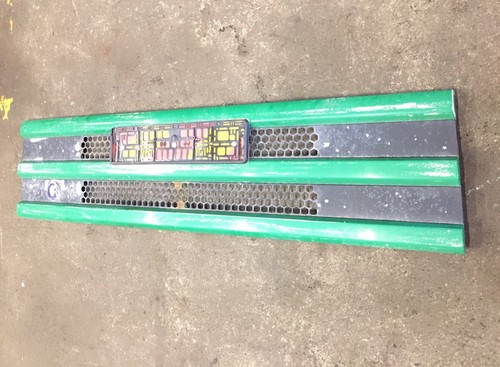 1397571+1383609 Front Grille Panel Mounting CP Scania 4 - Series | eBay