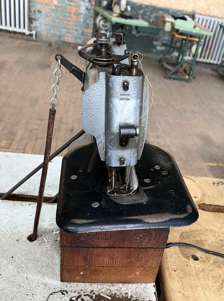 Singer 240k12 Commercial Hat Maker Millinery Chain stitch Sewing ...