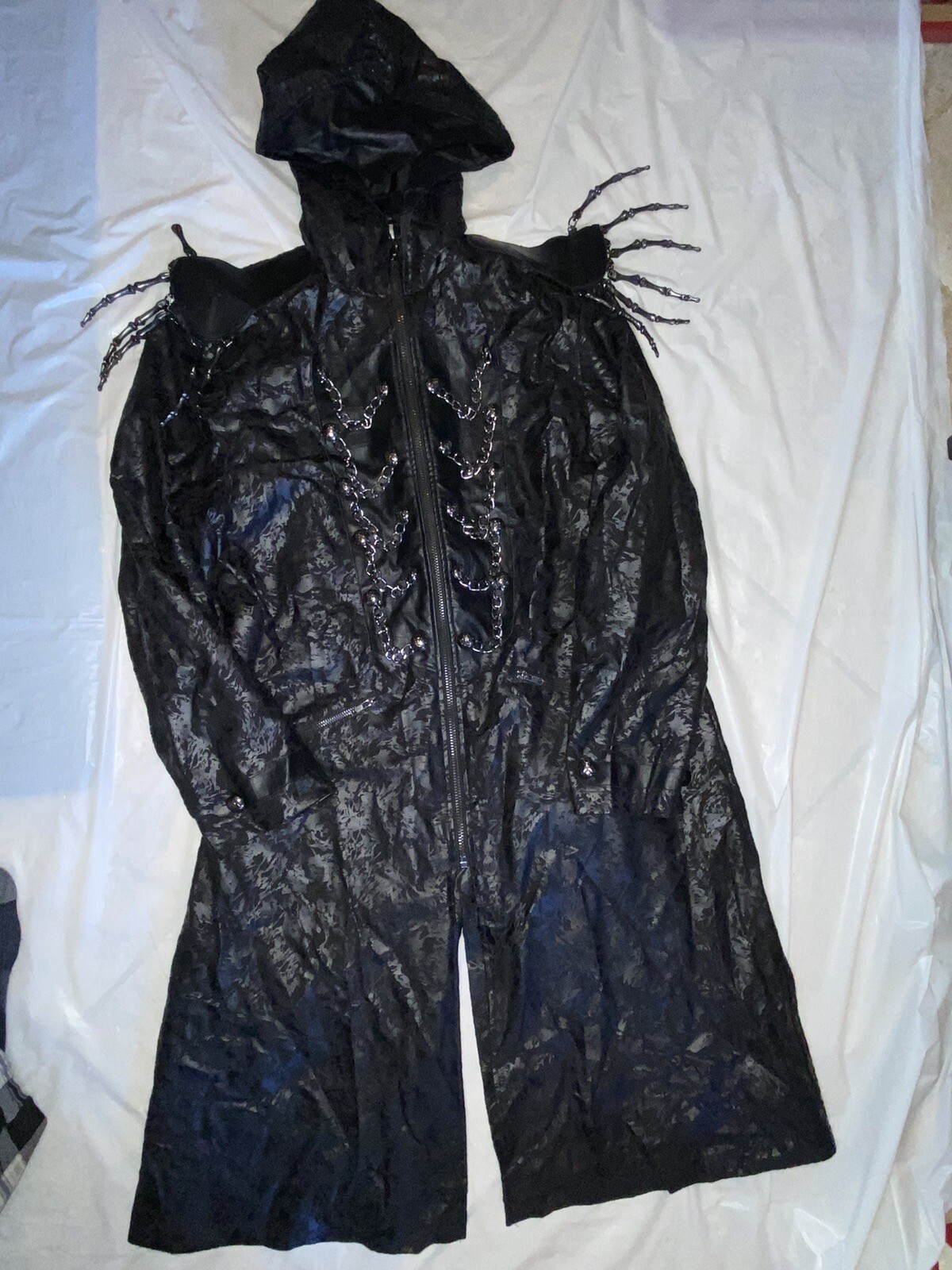 Spirit Halloween Skelleton Royalty Skull Bones Spine Trench XXL Hooded ...