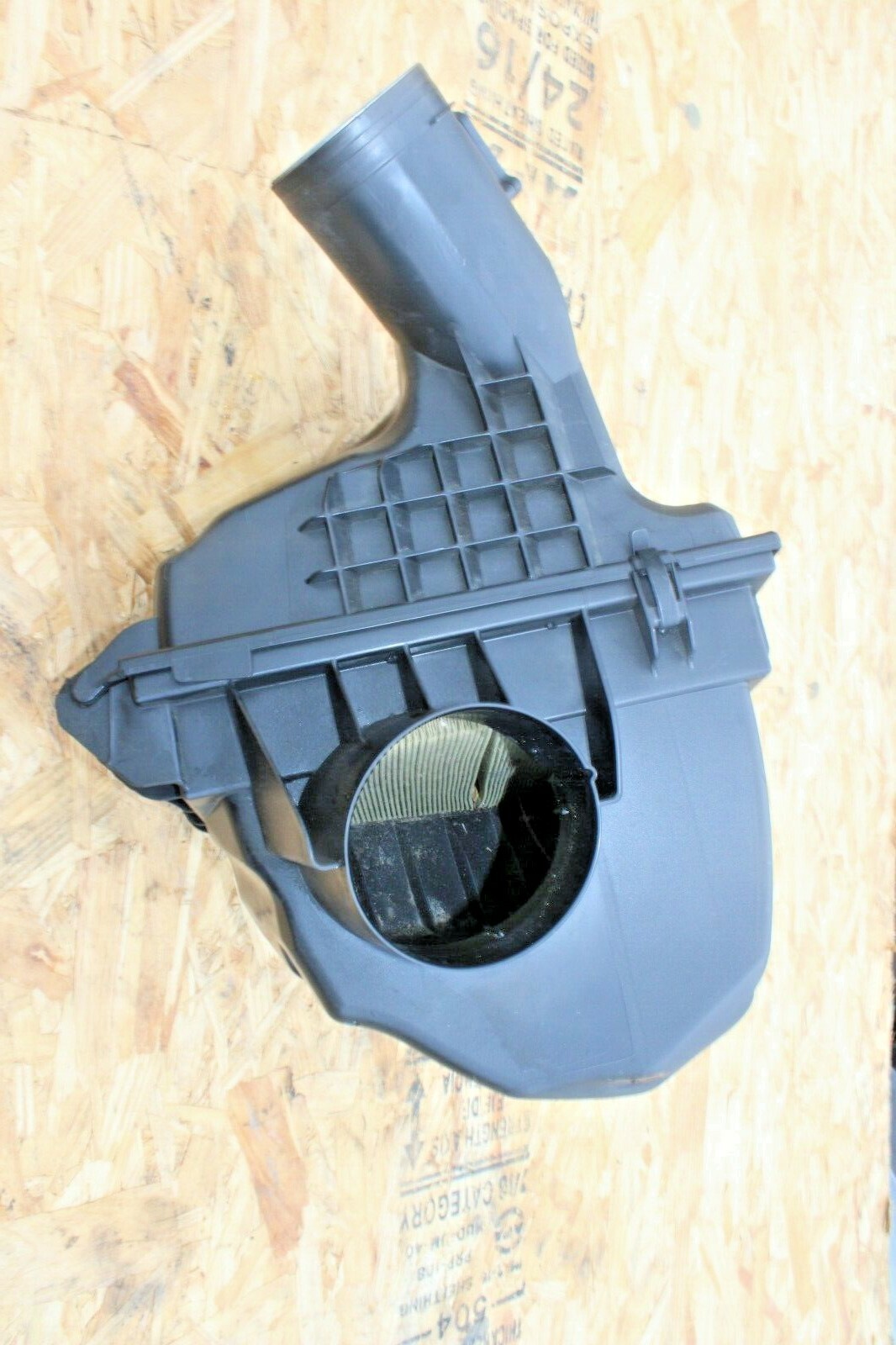 2011-2016 BMW F10 F11 F07 N20 528i 528iX Intake Muffler Air Cleaner Box ...