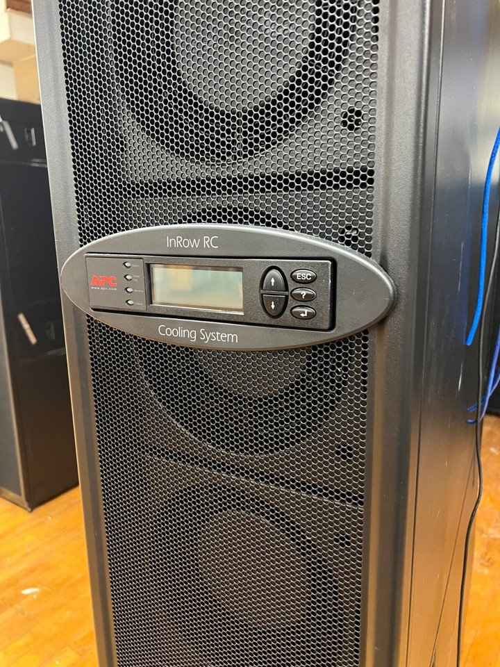 APC ACCS1000 InRow RC Cooling System Condenser Fans Tower InfraStruXure ...