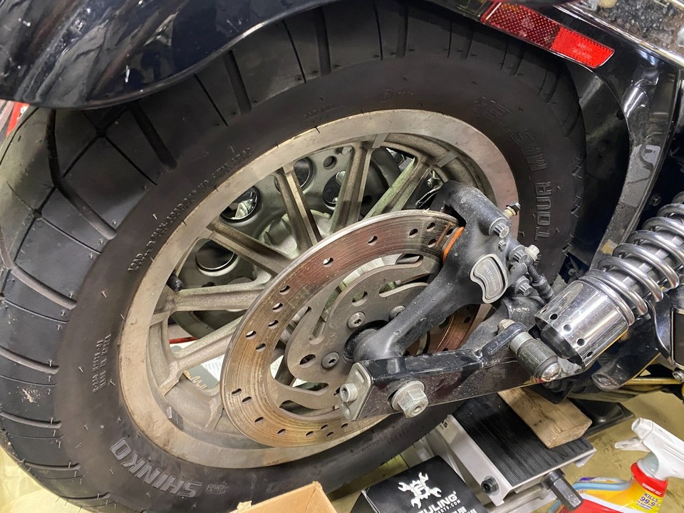 Dyna Low Rider Mag Wheels 3/4 00^ Sealed 16 19 tires 13 spoke Street ...