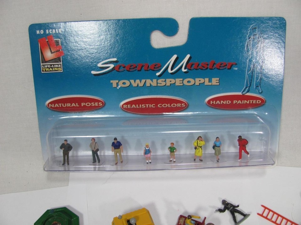 HO SCALE BIG LOT OF FIGURES ANIMALS CITY DETAILS PHONE BOOTHS SCOOTERS ...