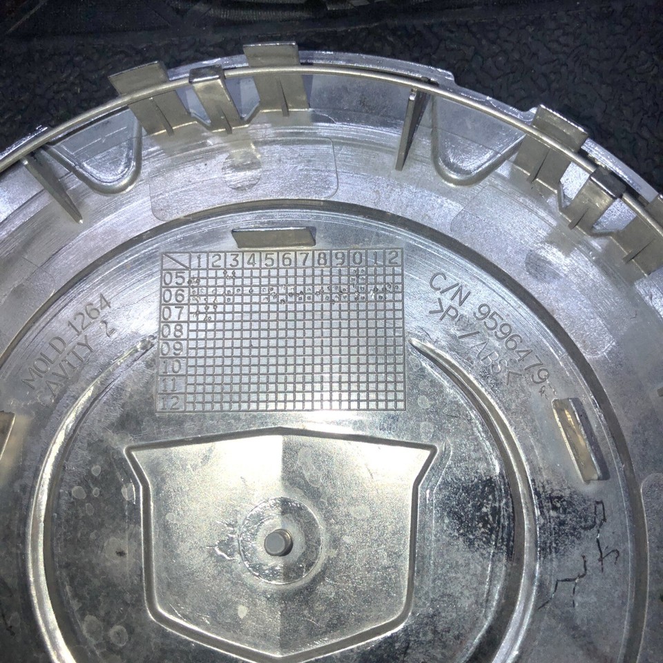 CADILLAC ESCALADE OEM WHEEL CENTER CAP CHROME FINISH 9596479 2007-2014 ...