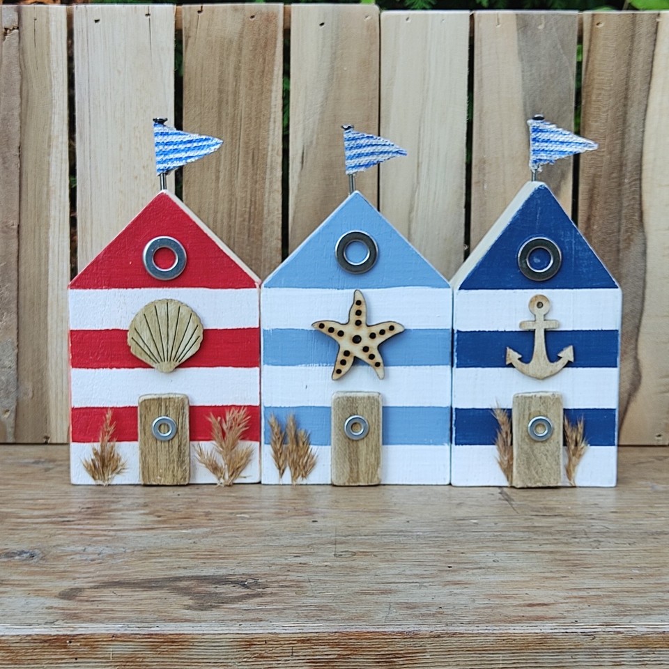 Mini Beach Huts. Hadmande Wooden Coastal Houses. Seaside Nautical Shelf ...