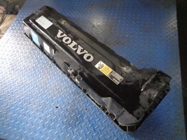 Volvo D13 Engine Valve Cover 20740683 Mack for sale online | eBay