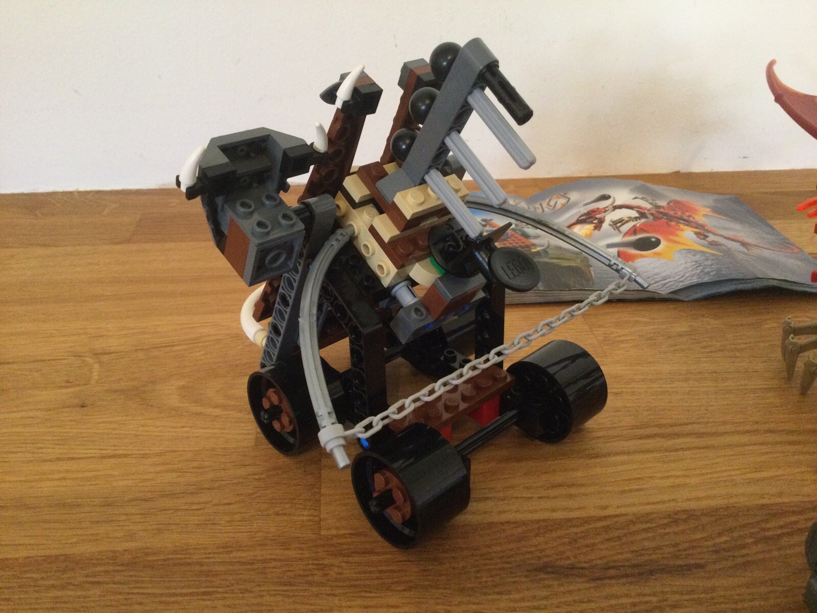 Lego 7017 Viking Catapult versus the Nidhogg Dragon 100%Complete ...