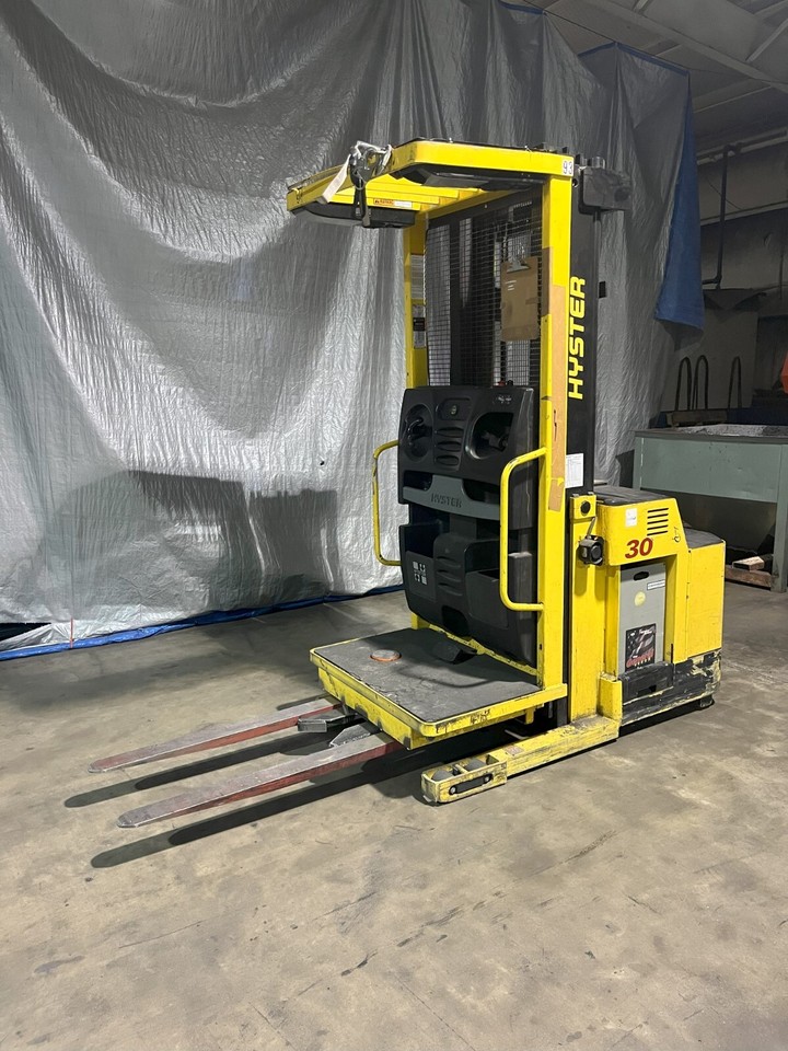 2011 HYSTER R30XMS2 ELECTRIC 3000LB ORDER PICKER NARROW AISLE FORKLIFT ...