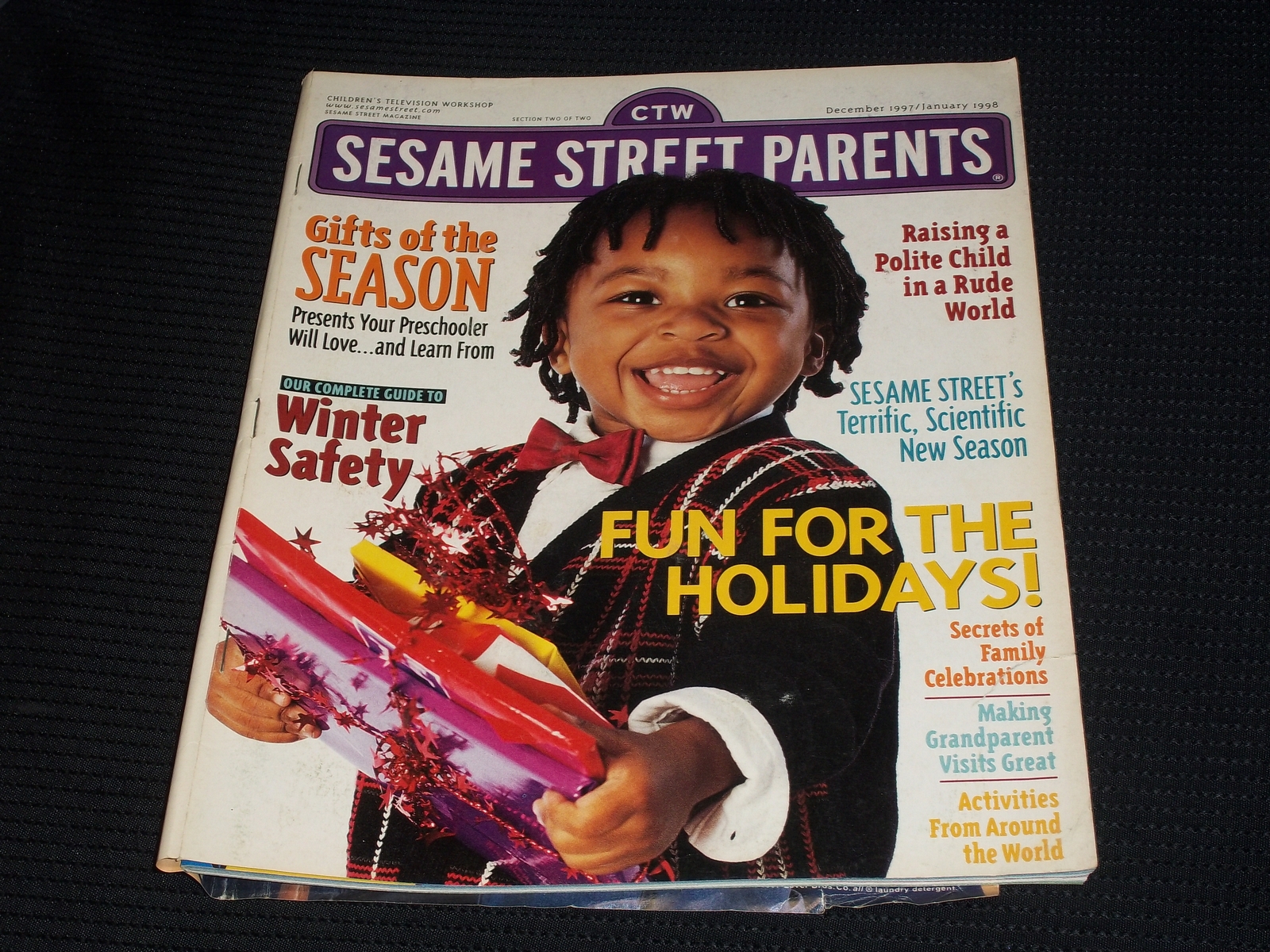 1997 DECEMBER SESAME STREET PARENTS MAGAZINE - HOLIDAY FUN COVER - E ...